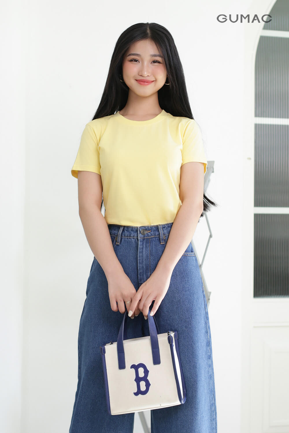 Sinh năm 2006 hợp màu gì và kỵ màu gì trong năm 2025?